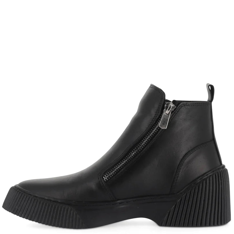 Rilassare Tuscan Black Leather – Miss Gladys Sym Choon