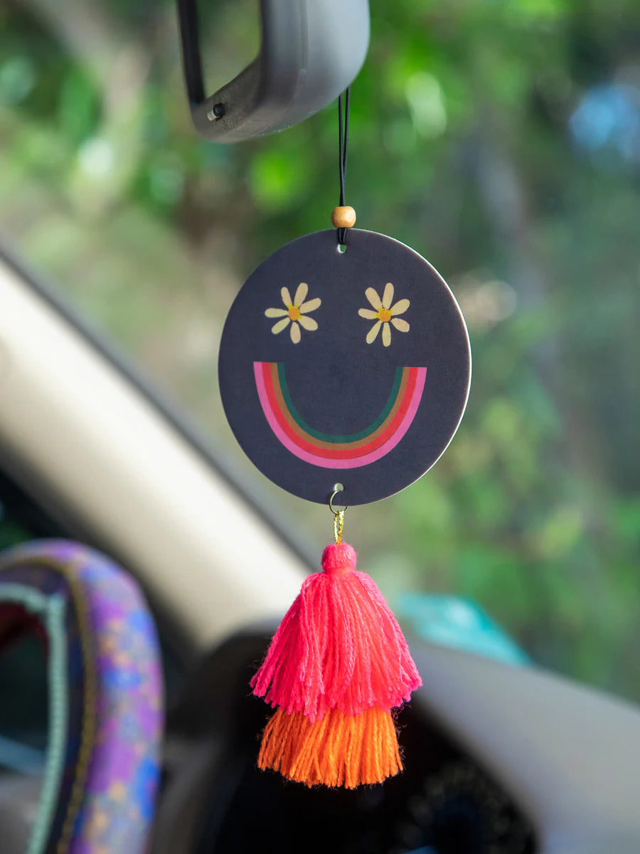 Natural Life Car Air Freshener Daisy Smile – Miss Gladys Sym Choon